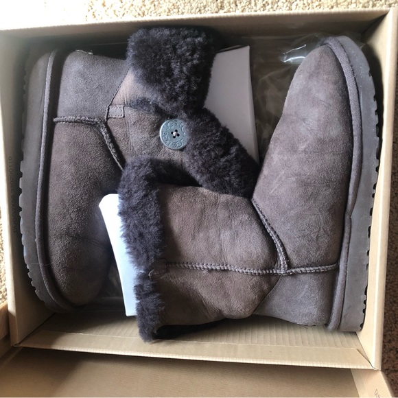 UGG | Shoes | Ugg Bailey Button Short Boot Chocolate Brown Size 8 | Poshmark